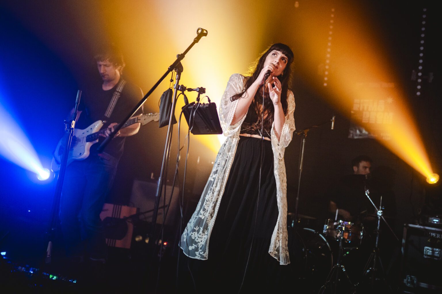 Beverly brooks najavili novi album singlom Zatvori oči